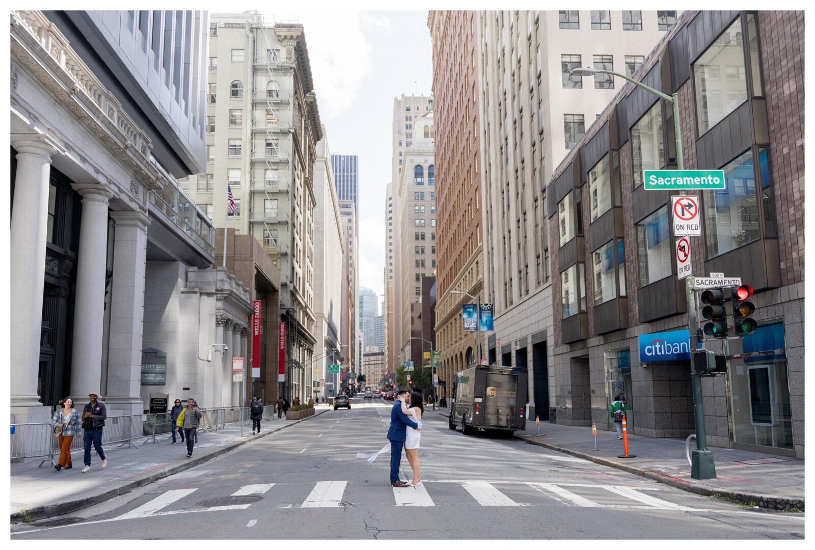 Stylish City Engagement with a San Francisco Photographer - leanamyraphotography.com